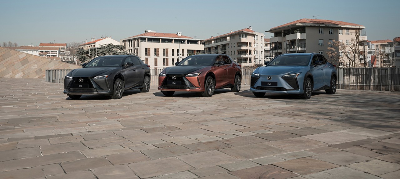 RZ 450e – elbil på sitt mest spennende | Lexus Norge