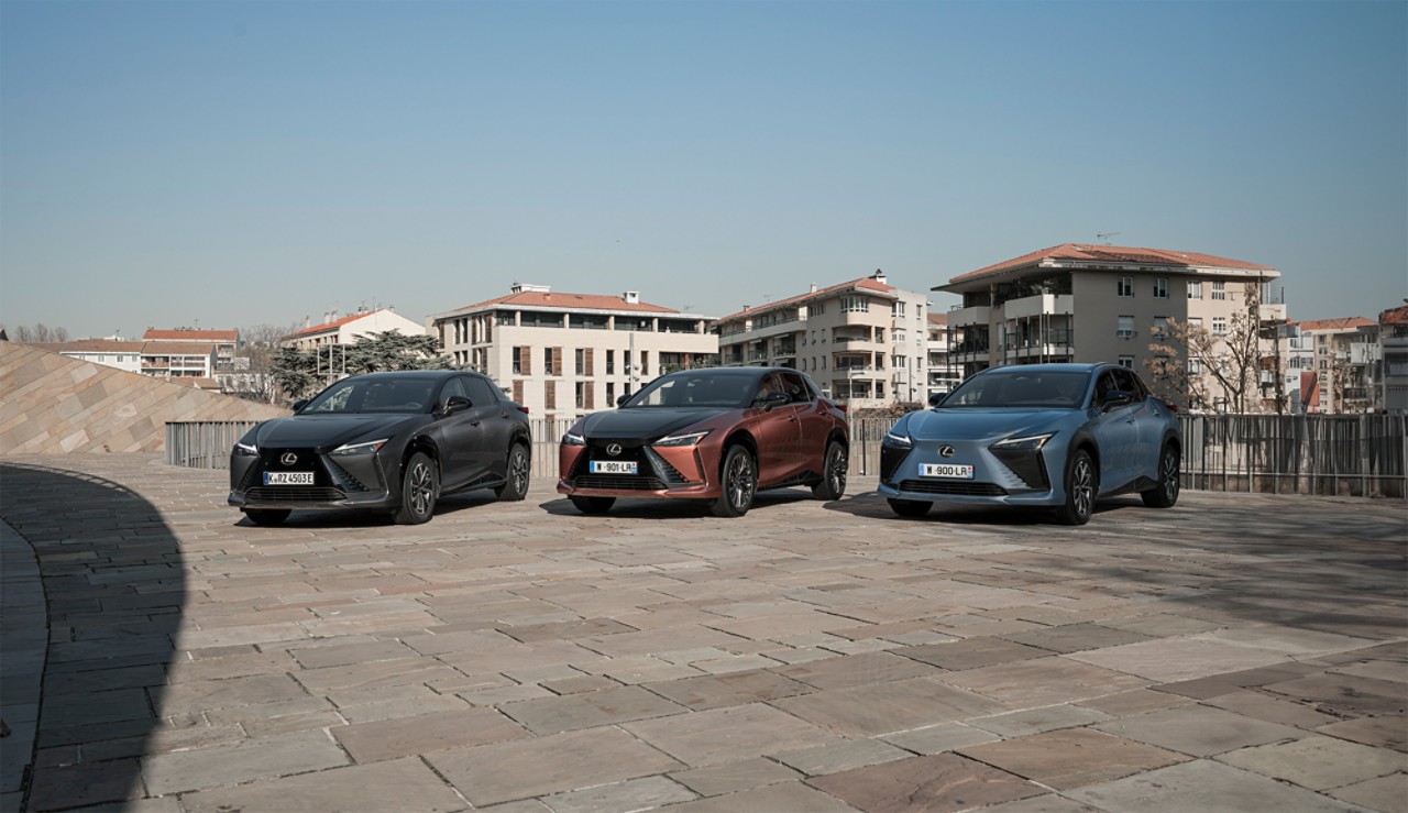RZ 450e – elbil på sitt mest spennende | Lexus Norge