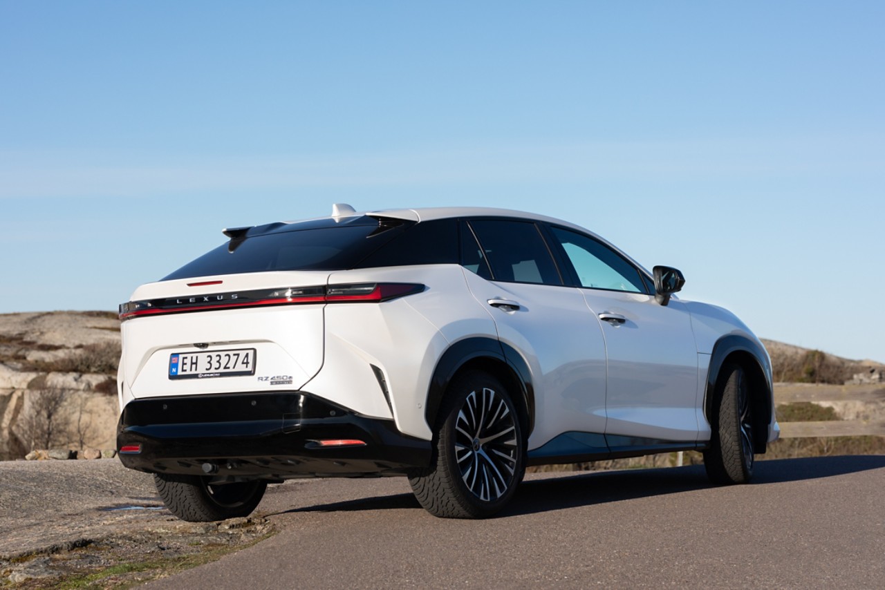 Lexus RZ | Lexus Norge